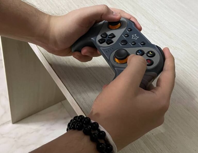 Evofox Elite Ops Wireless Gamepad Review (+Pros & Cons)